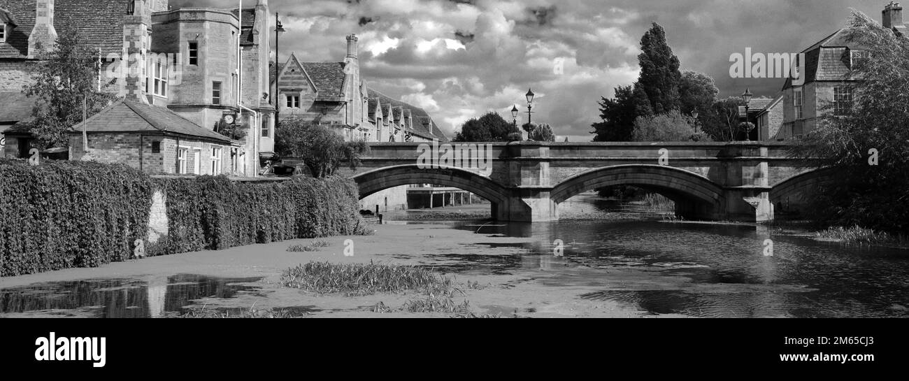 The stone road bridge over the river Welland, Stamford town ...