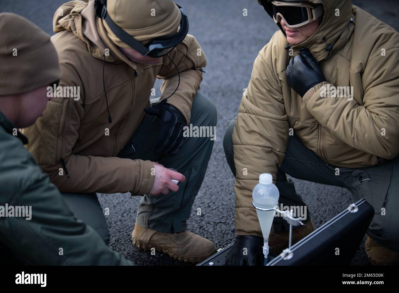220404-N-RB149-1044 KEFLAVIK AIR BASE, Iceland (April 4, 2022) Members ...