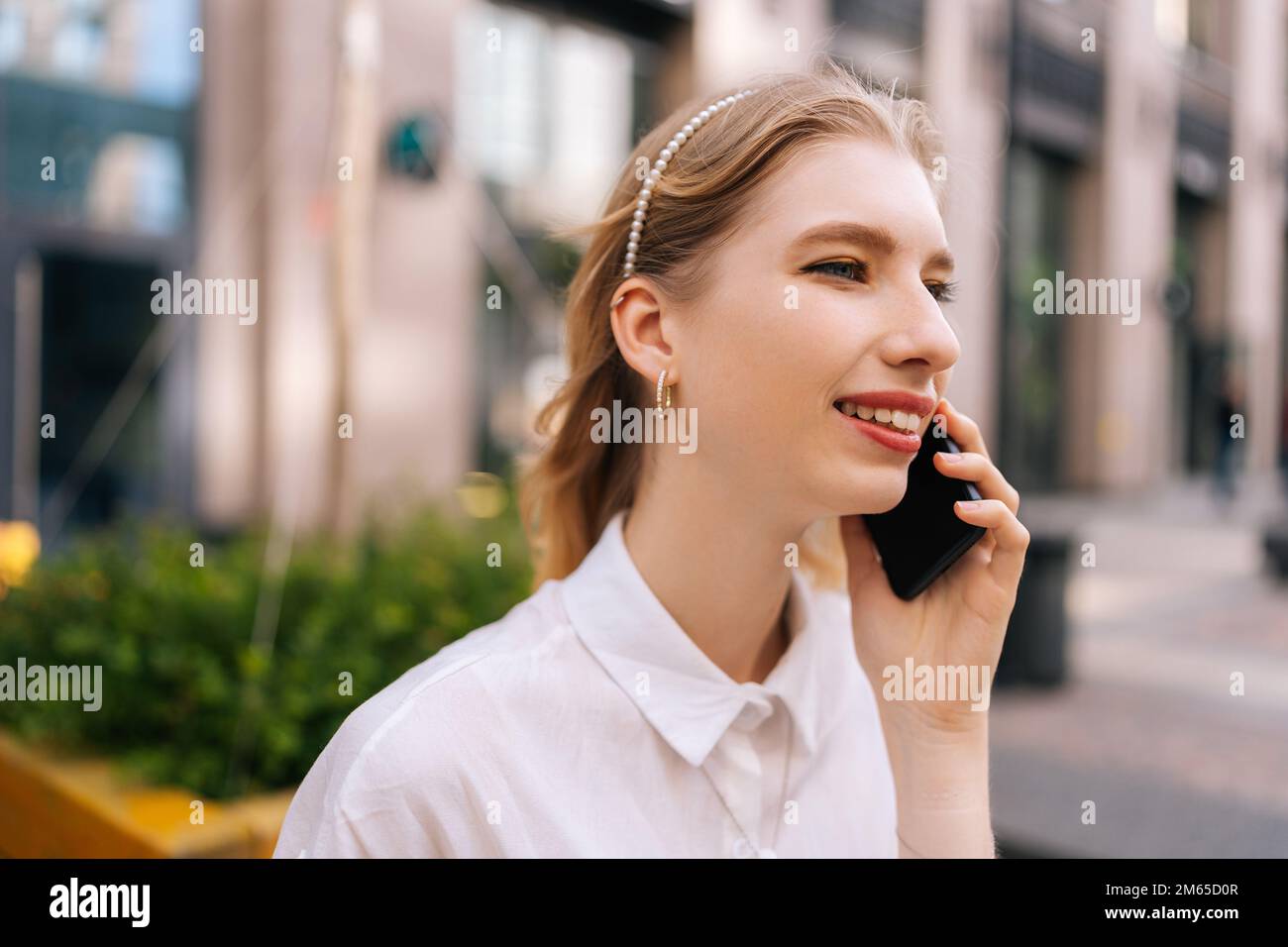 Close up teeth talking hi-res stock photography and images - Alamy