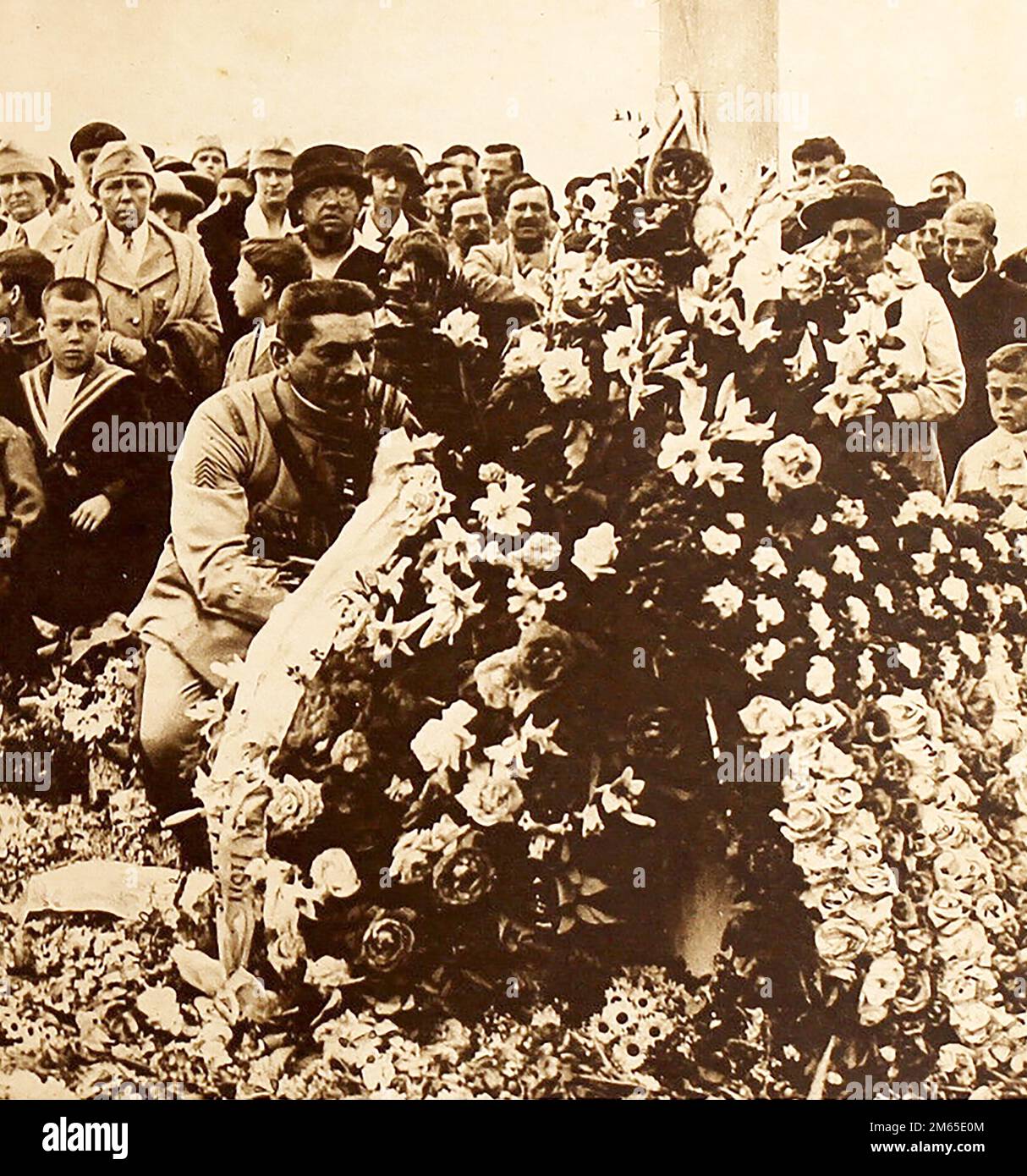 Memorial Day near Soissons (France) - General Mangin lays flowers ...