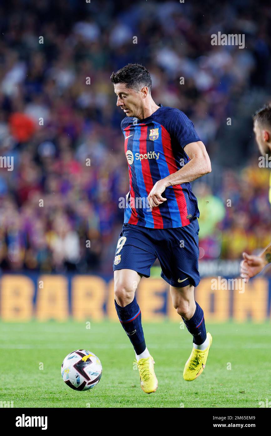 BARCELONA - OCT 20: Lewandowski in action during the LaLiga match ...