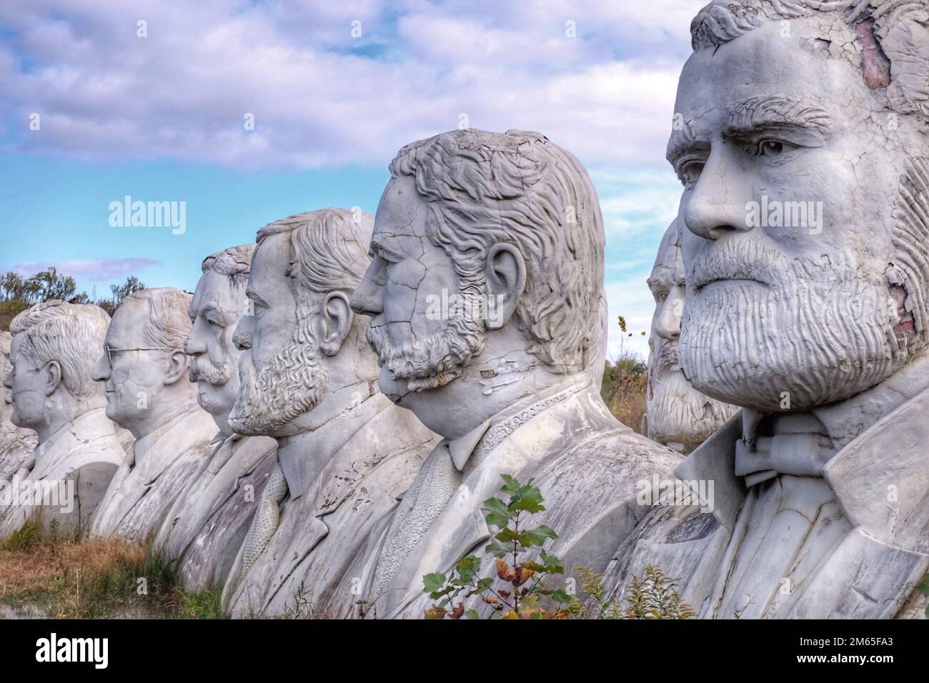 Abandoned Giant Heads of US Presidents left in a field in Virginia ...
