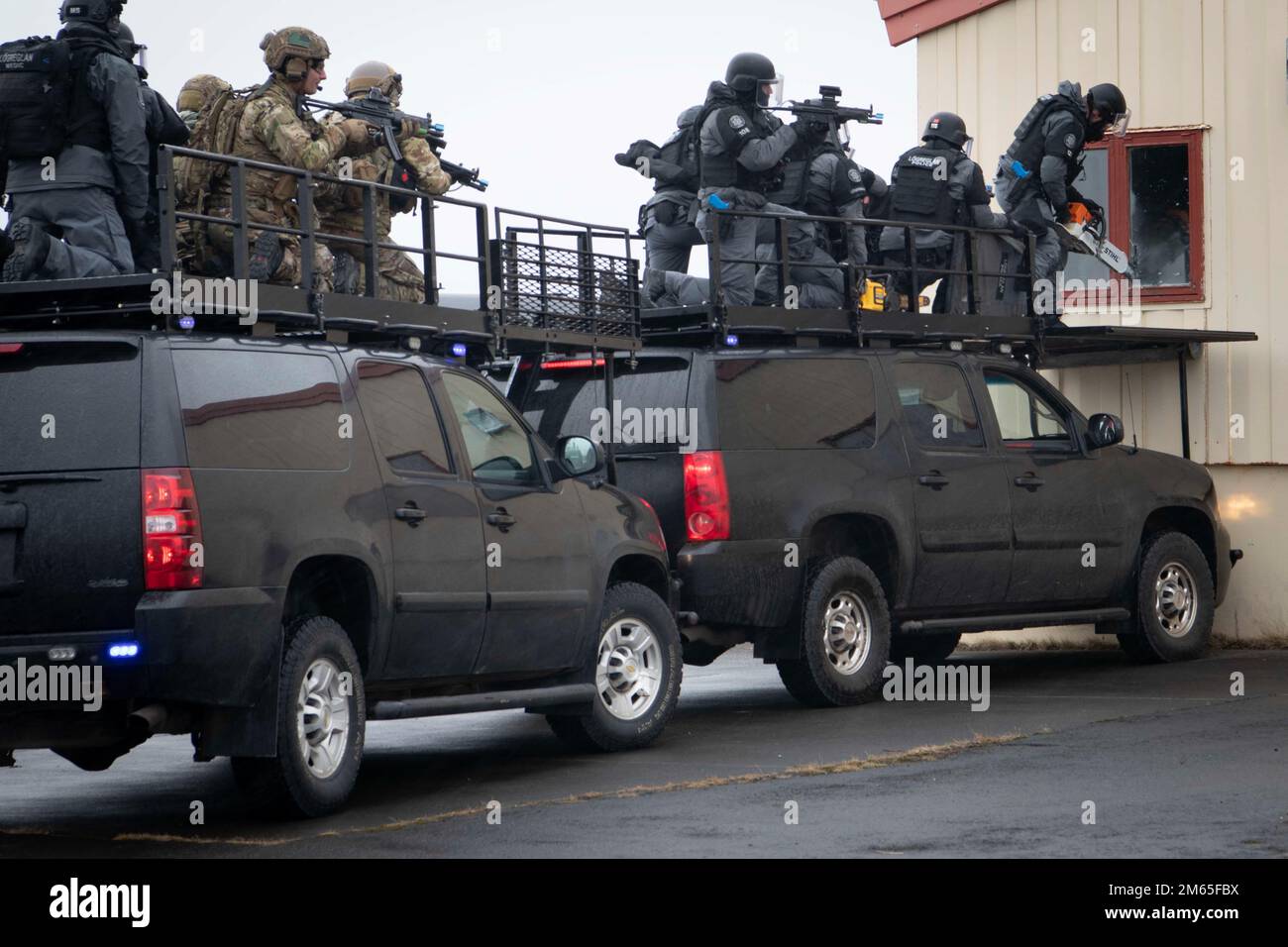 220404-N-RB149-2007 KEFLAVIK AIR BASE, Iceland (April 4, 2022) Members ...