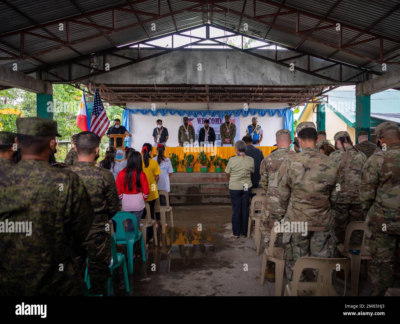 Members of the U.S. armed forces, Philippine Army, and local nationals ...