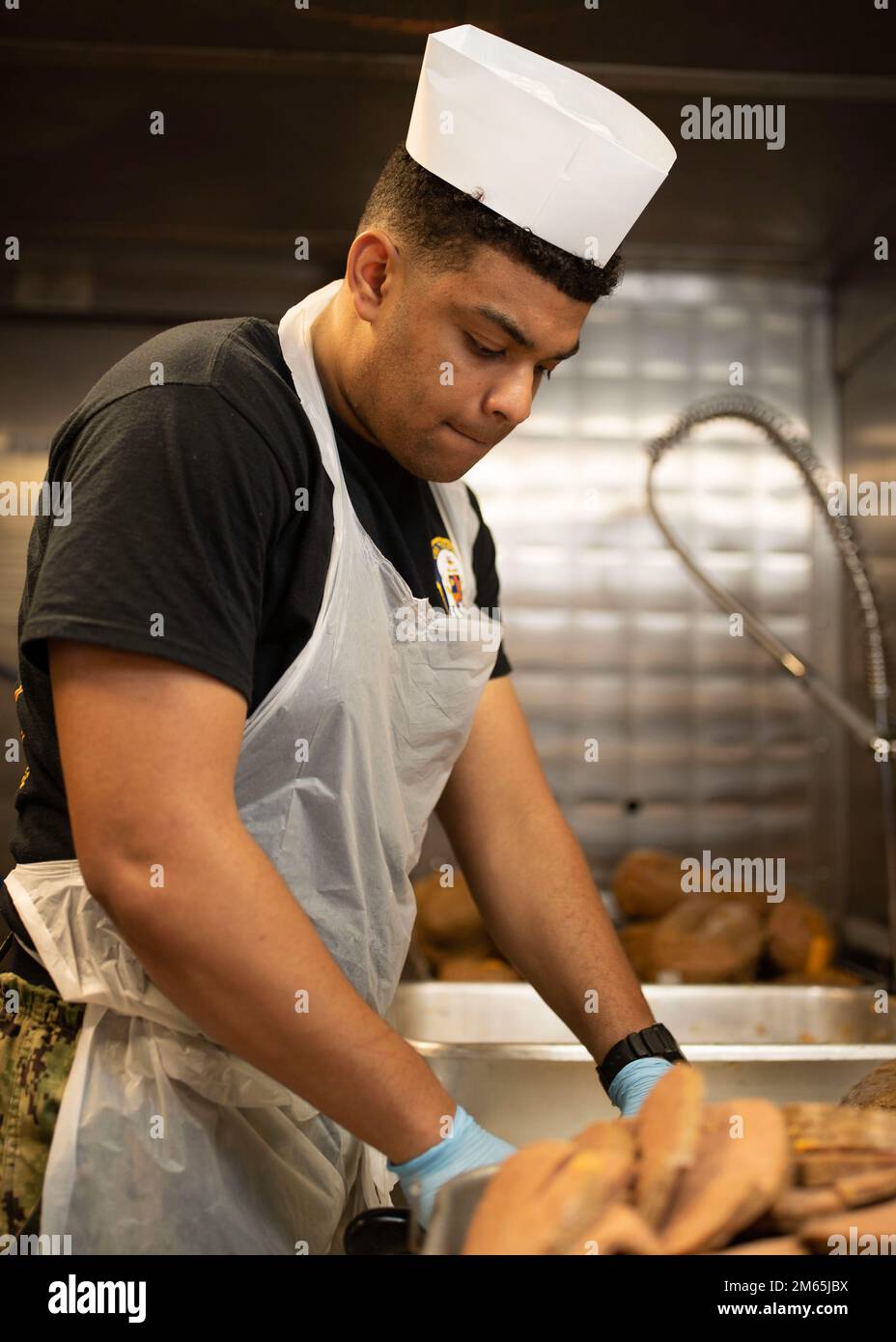 220404-N-TT639-3016 PACIFIC OCEAN (April 4, 2022) – Culinary Specialist ...