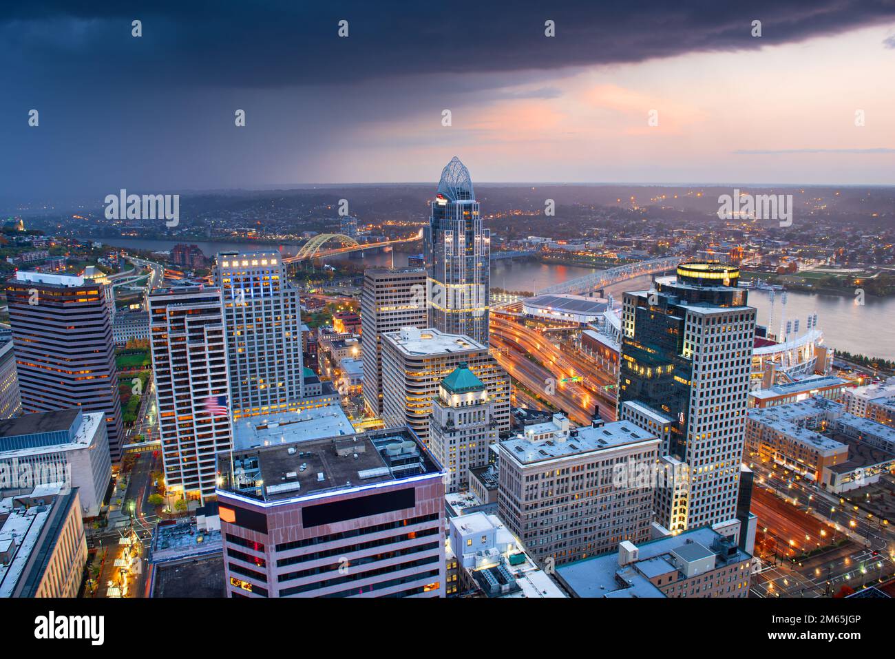 Cincinnati, Ohio, USA skyline on the river at dusk Stock Photo - Alamy