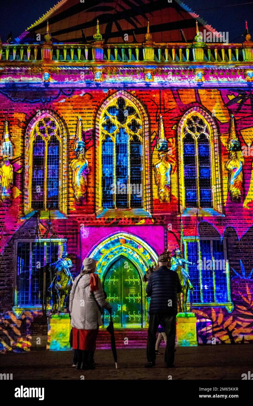 Bremen, Germany. 02nd Jan, 2023. City Hall is illuminated. In the "City ...