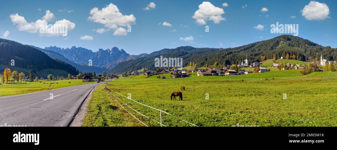 Peaceful autumn Alps mountain countryside panoramic sunny view (Austria ...