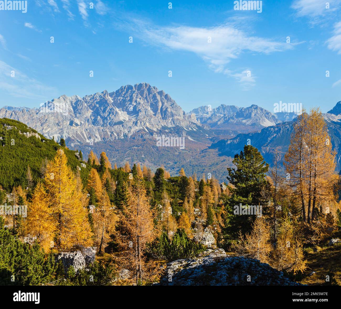 Sunny picturesque autumn alpine Dolomites rocky mountain view from ...
