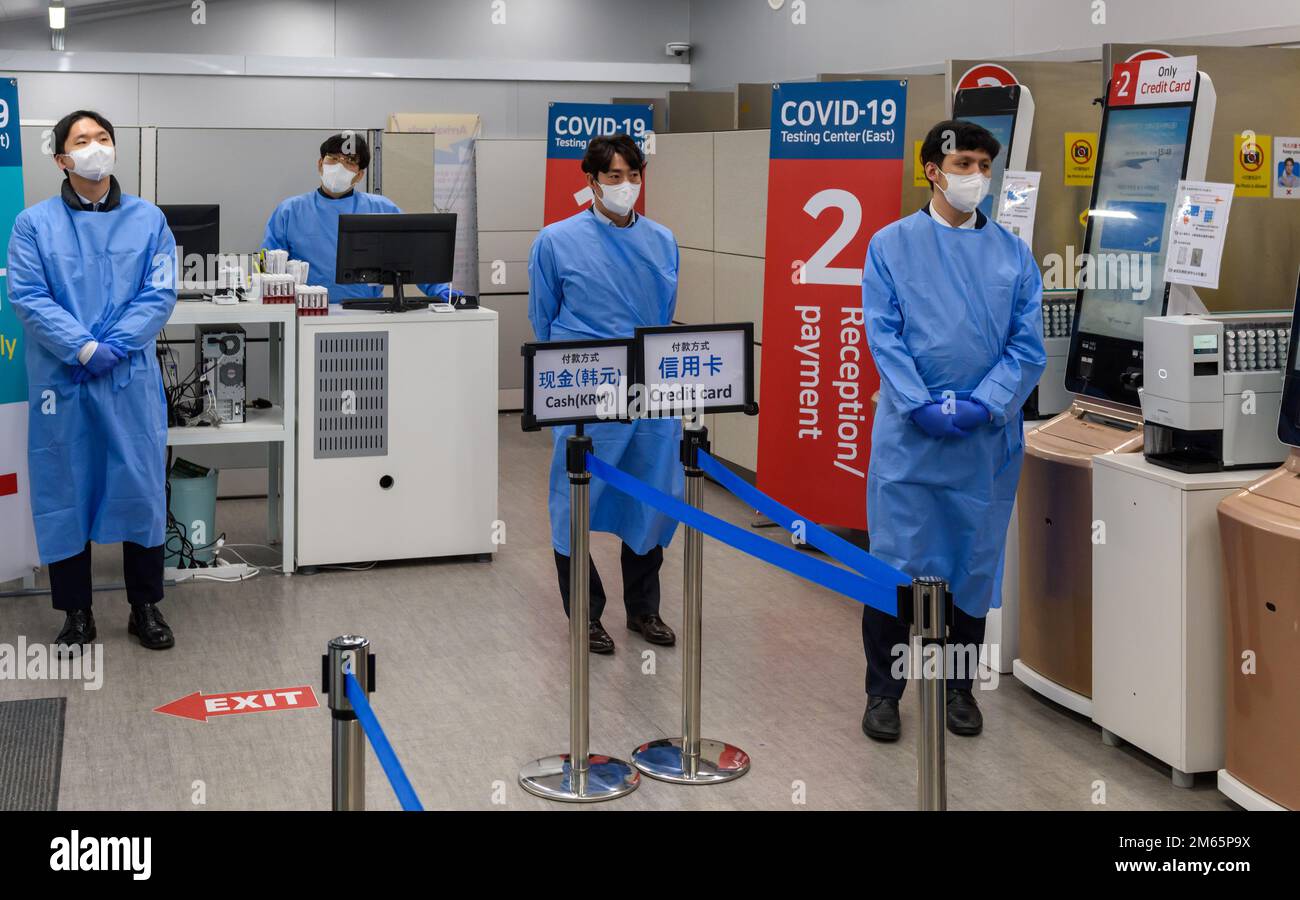 Incheon, South Korea. 02nd Jan, 2023. Quarantine officials seen ...