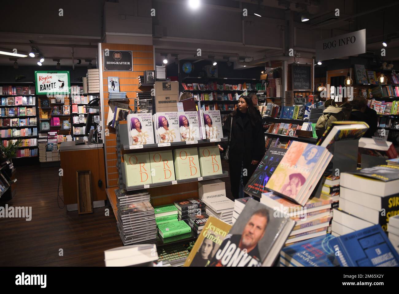 Copenhagen/Denmark/02 January 2023/ Book shoppers in danish bookm store ...