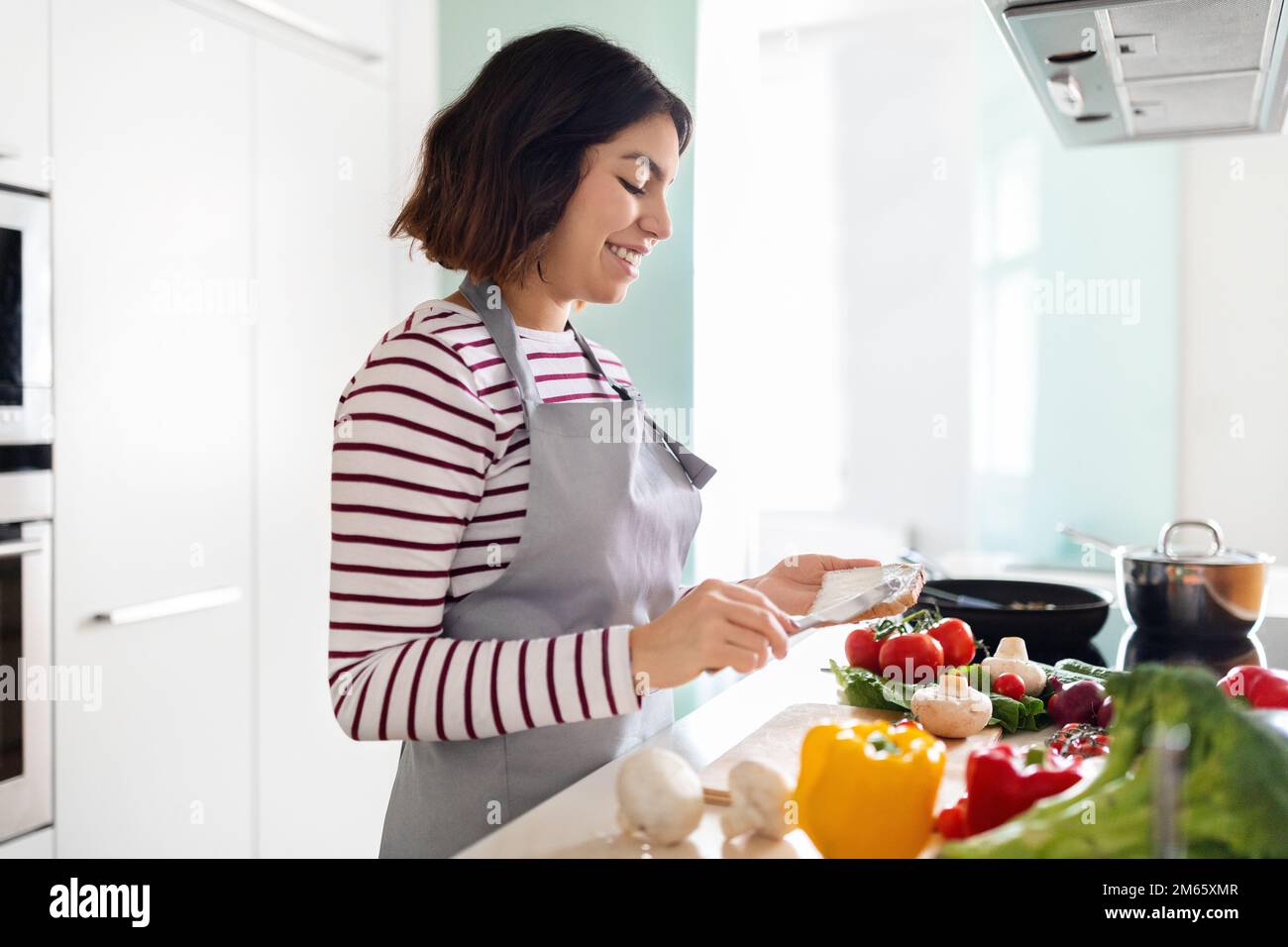 Muslims breakfast hi-res stock photography and images - Alamy