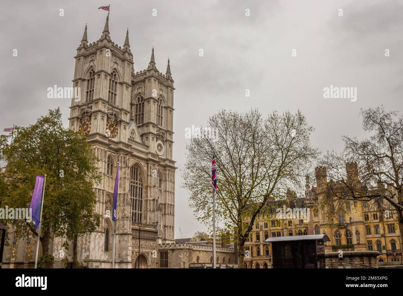 Westminster Abbey on a rainy day, London, England Stock Photo - Alamy