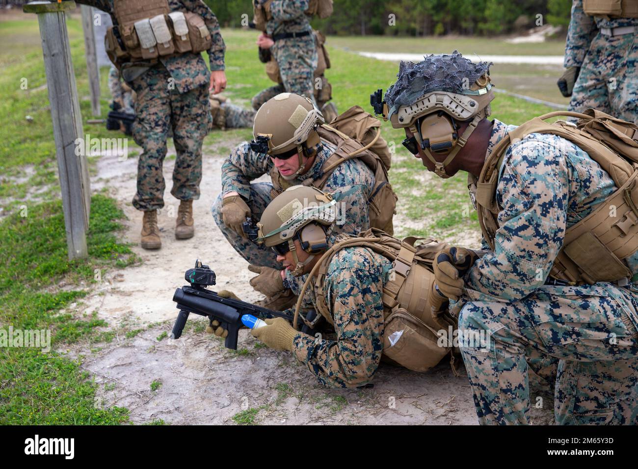 M320 grenade launcher hi-res stock photography and images - Alamy