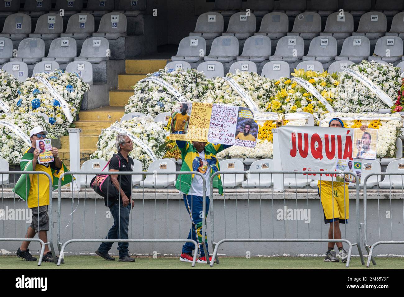Santos, Brazil. 02nd Jan, 2023. Public during the funeral of former ...