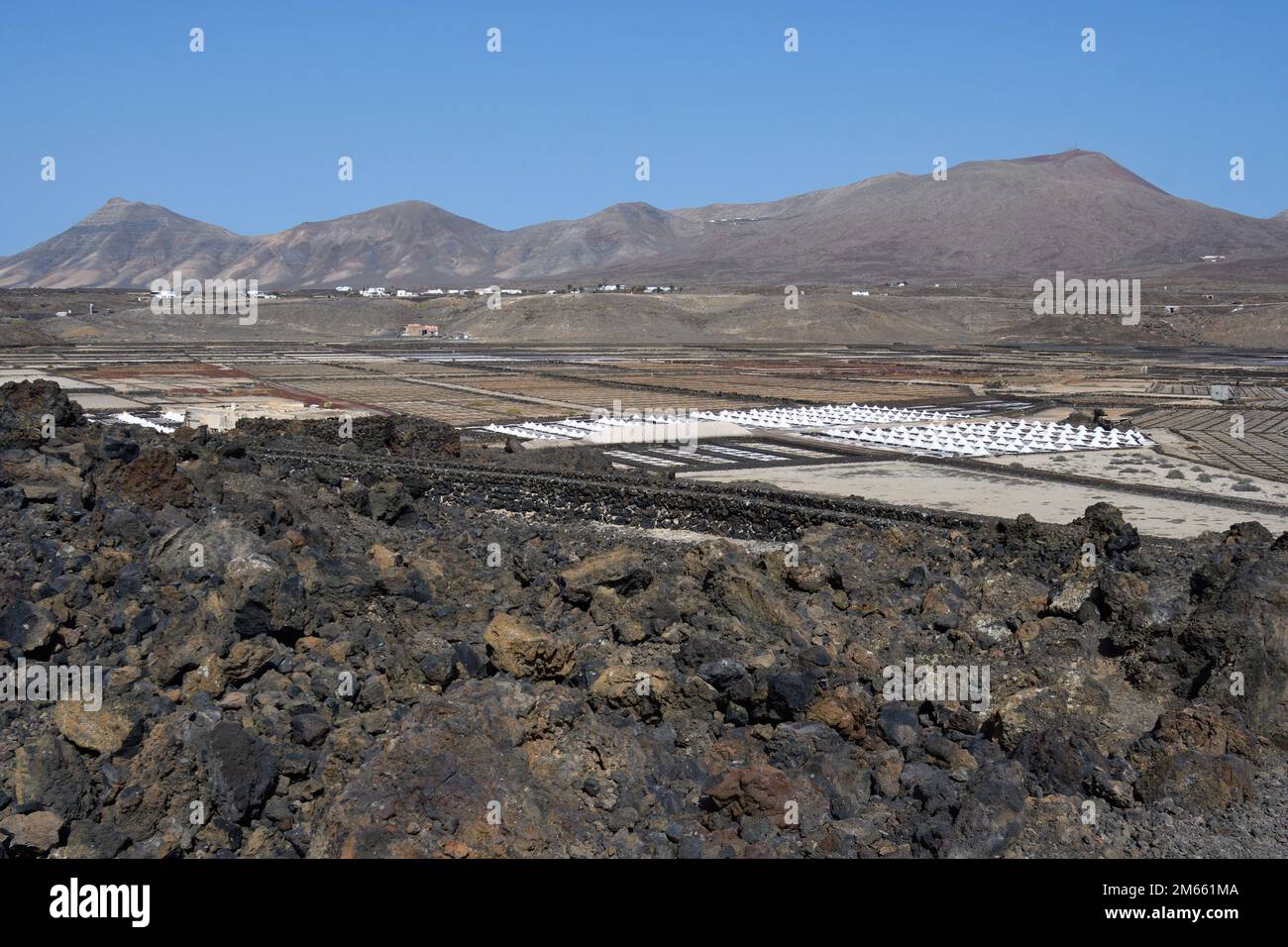 Surrounded by volcanoes hi-res stock photography and images - Alamy