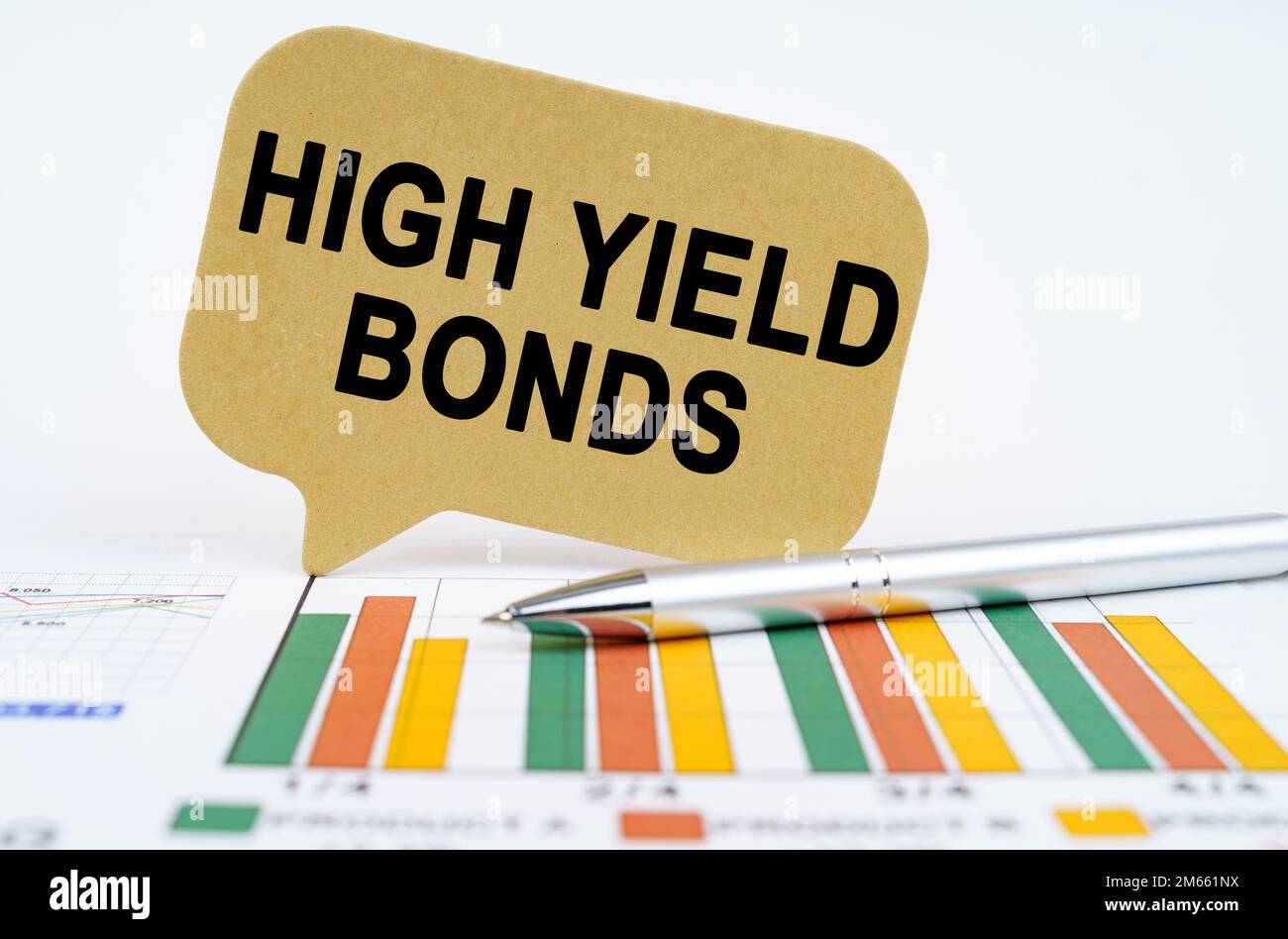 Yield curve hi-res stock photography and images - Alamy