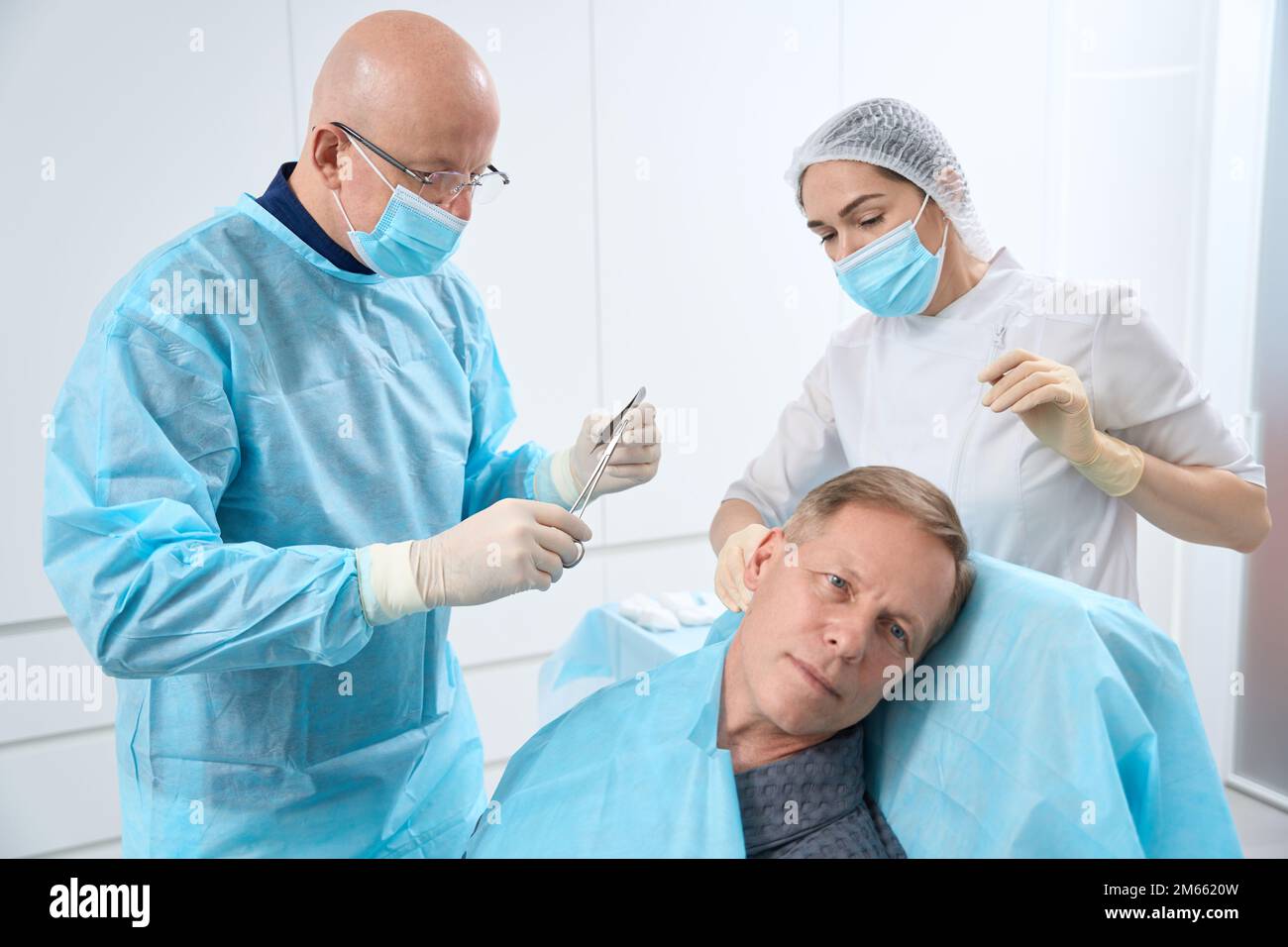 Suturing needle hi-res stock photography and images - Alamy