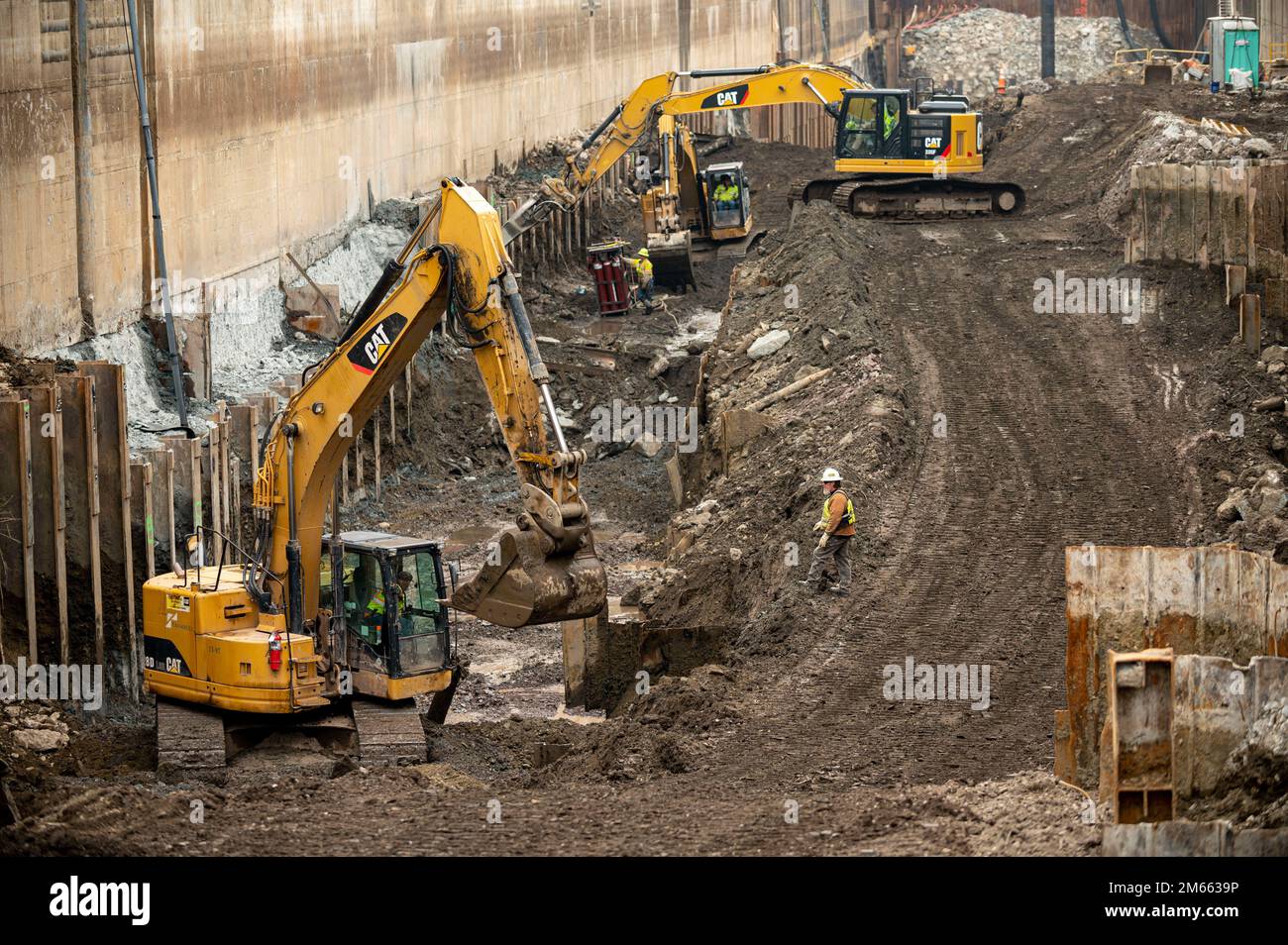 Excavation and demolition continue at the Locks and Dam 4 near ...