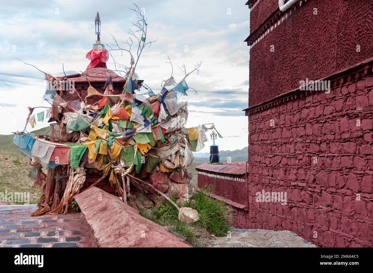 Beautiful Samding Monastery on Yamdrok Lake, Nangartse - Tibet Stock ...