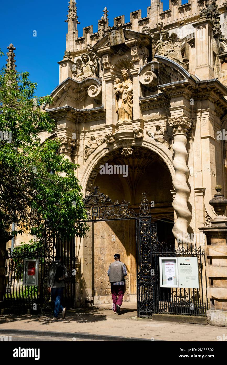Baroque entrance to the University Church of St Mary the Virgin at ...