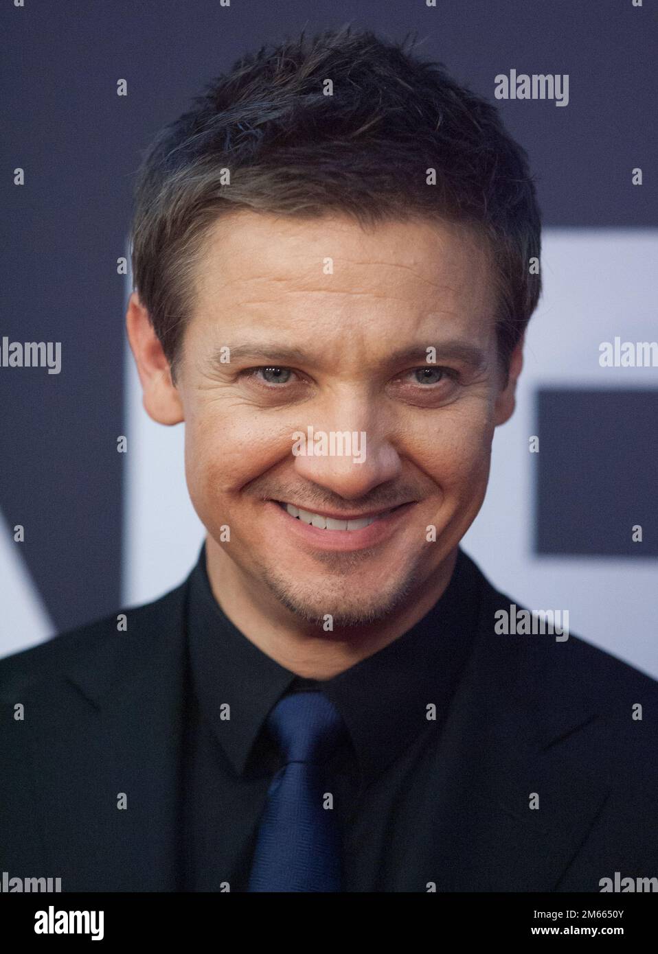 Actor Jeremy Renner attends "The Bourne Legacy" New York Premiere at ...