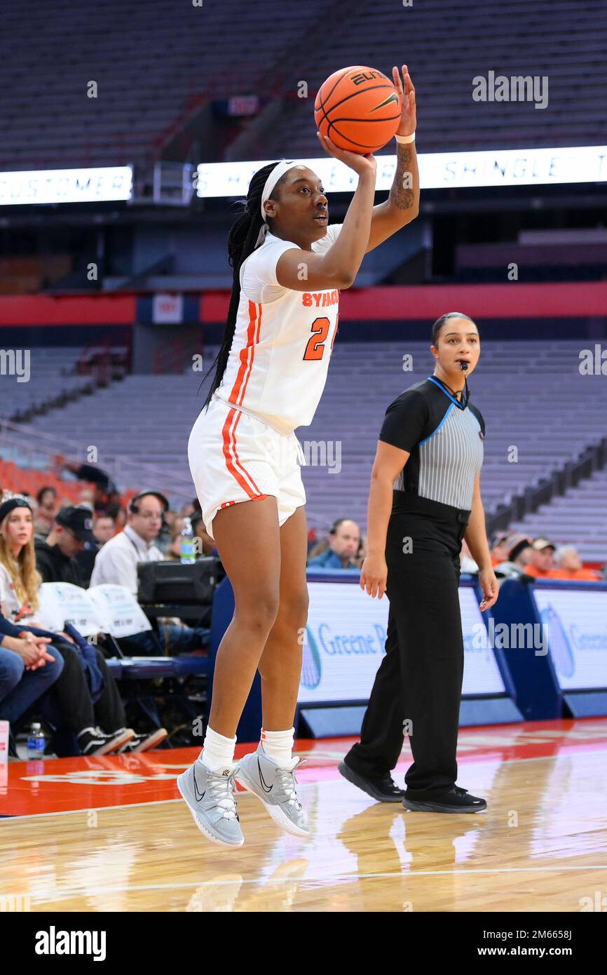 January 1, 2023: Syracuse Orange forward Dariauna Lewis (24) shoots the ...