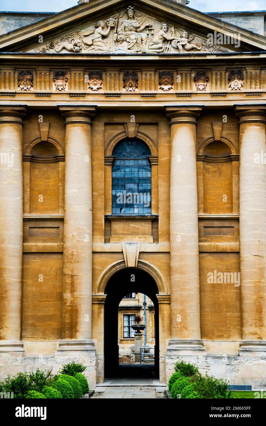 Front quad queens hi-res stock photography and images - Alamy