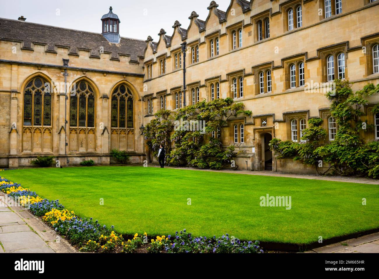 Trefoil blind arcade hi-res stock photography and images - Alamy