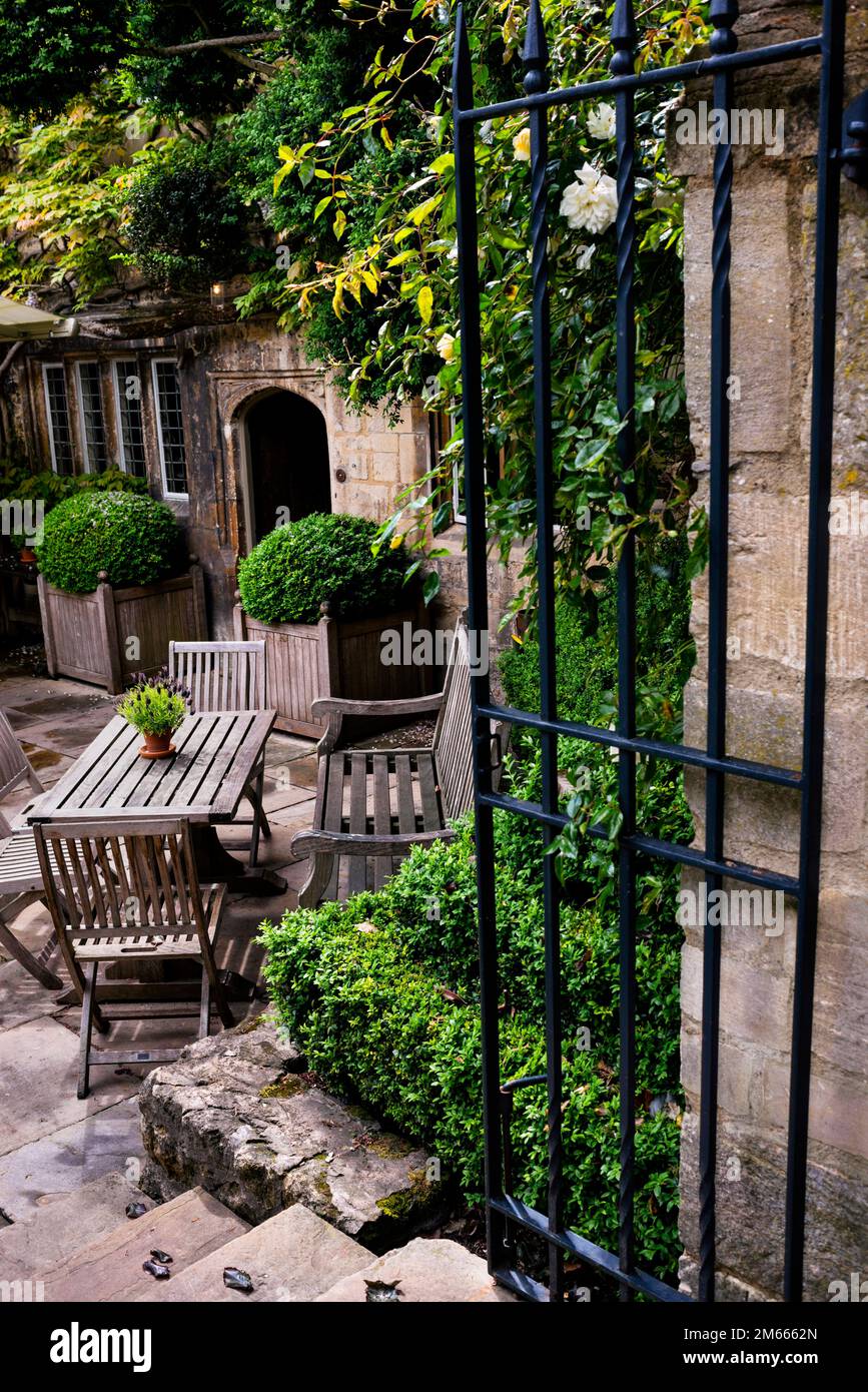 Vaults & Garden Cafe in a 1320 building in the center of Oxford ...