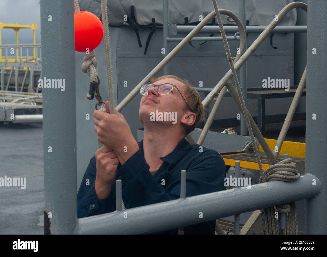 SYDNEY (April 6, 2022) – Machinist’s Mate Fireman Seaman Talan Beaty ...