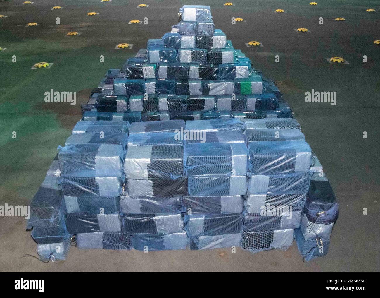 220406-N-TI693-1013 ATLANTIC OCEAN (April 6, 2022) – Approximately ...