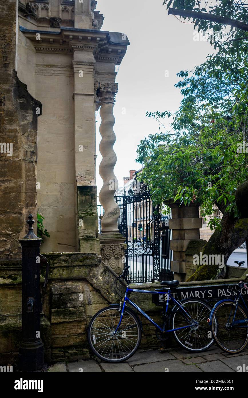 Twisted column and St. Mary's Passage in Oxford, England Stock Photo ...