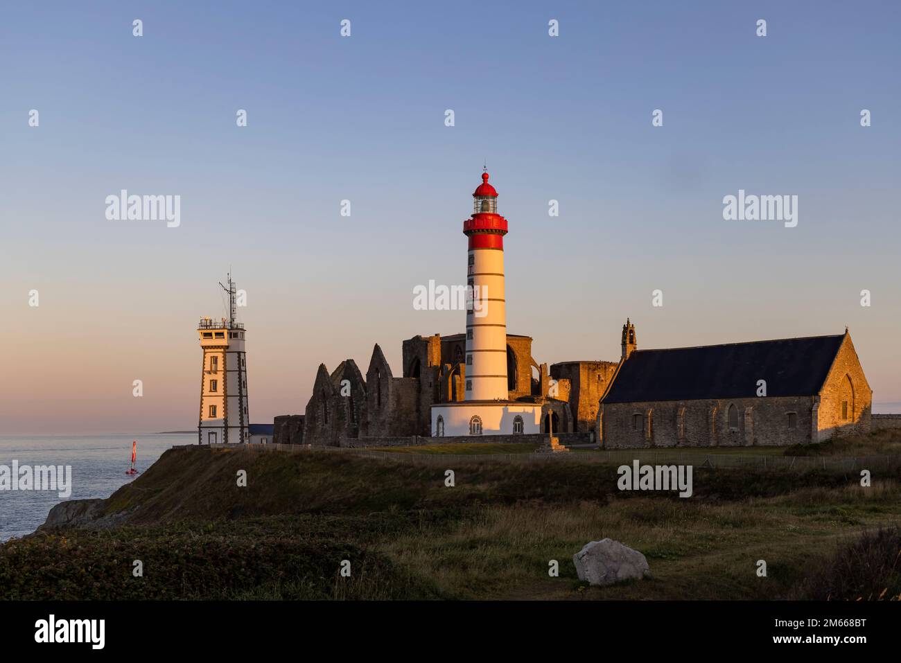 Saint-Mathieu Lighthouse, Pointe Saint-Mathieu in Plougonvelin ...