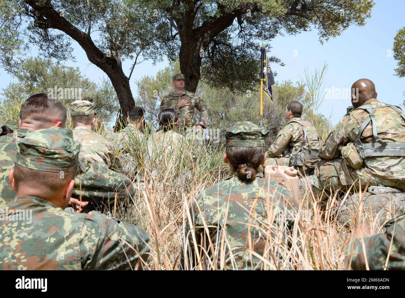 Hilltop briefing hi-res stock photography and images - Alamy