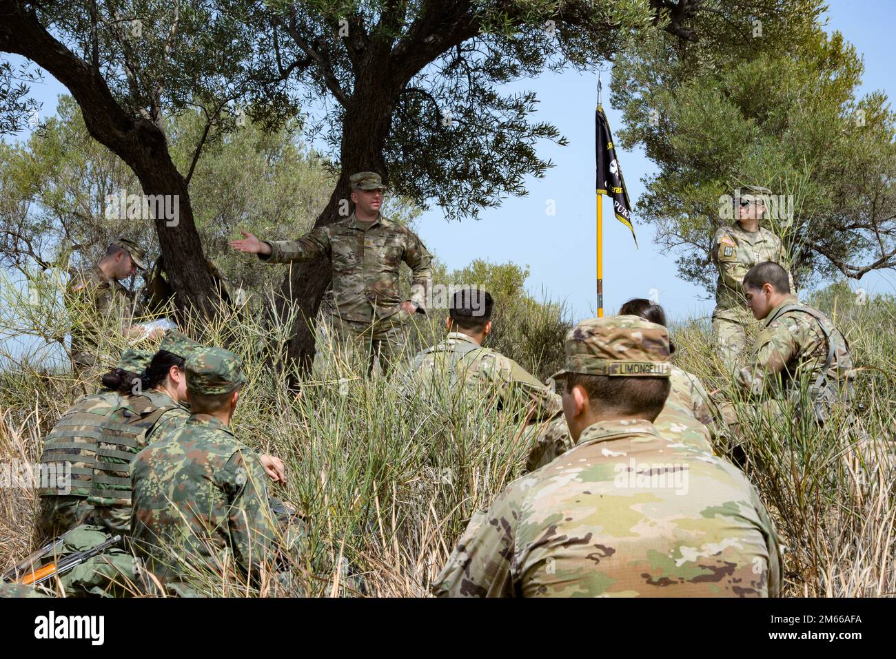 Hilltop briefing hi-res stock photography and images - Alamy