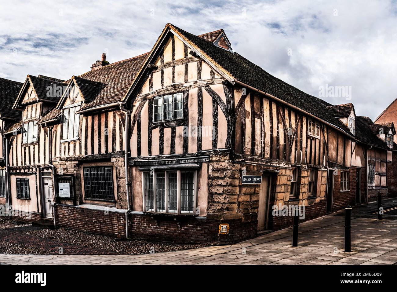 Traditional half timbered wall texture hi-res stock photography and ...