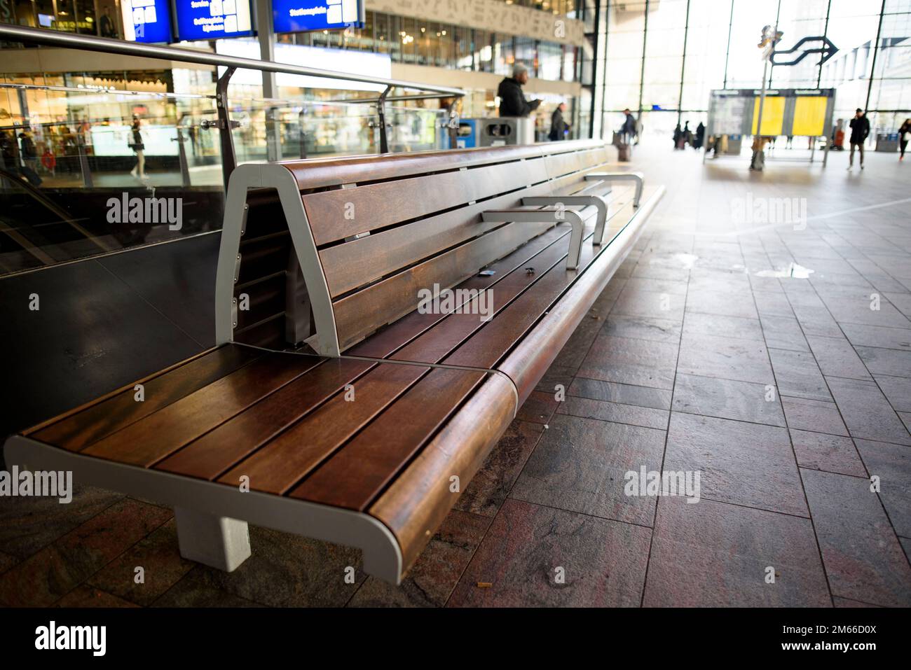 large bench seat in Rotterdam train station 2022 Stock Photo - Alamy