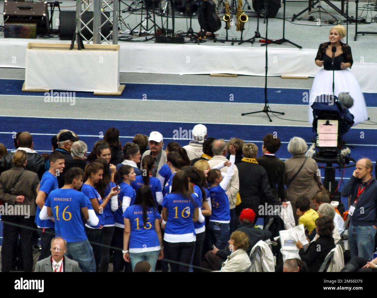 Papst Benedikt XVI im Berliner Olympia-Stadion Josef Ratzinger papst ...