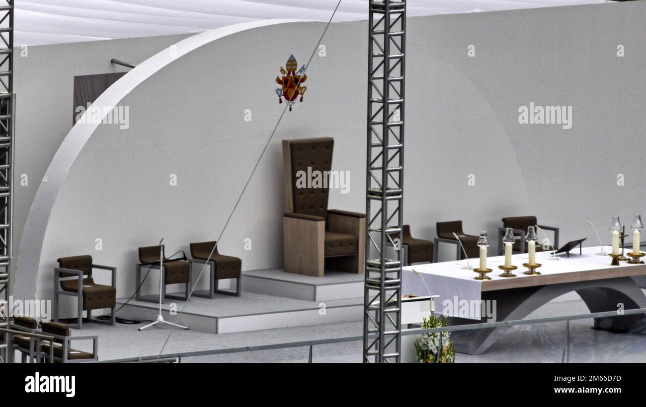 Papst Benedikt XVI im Berliner Olympia-Stadion Josef Ratzinger Podest ...