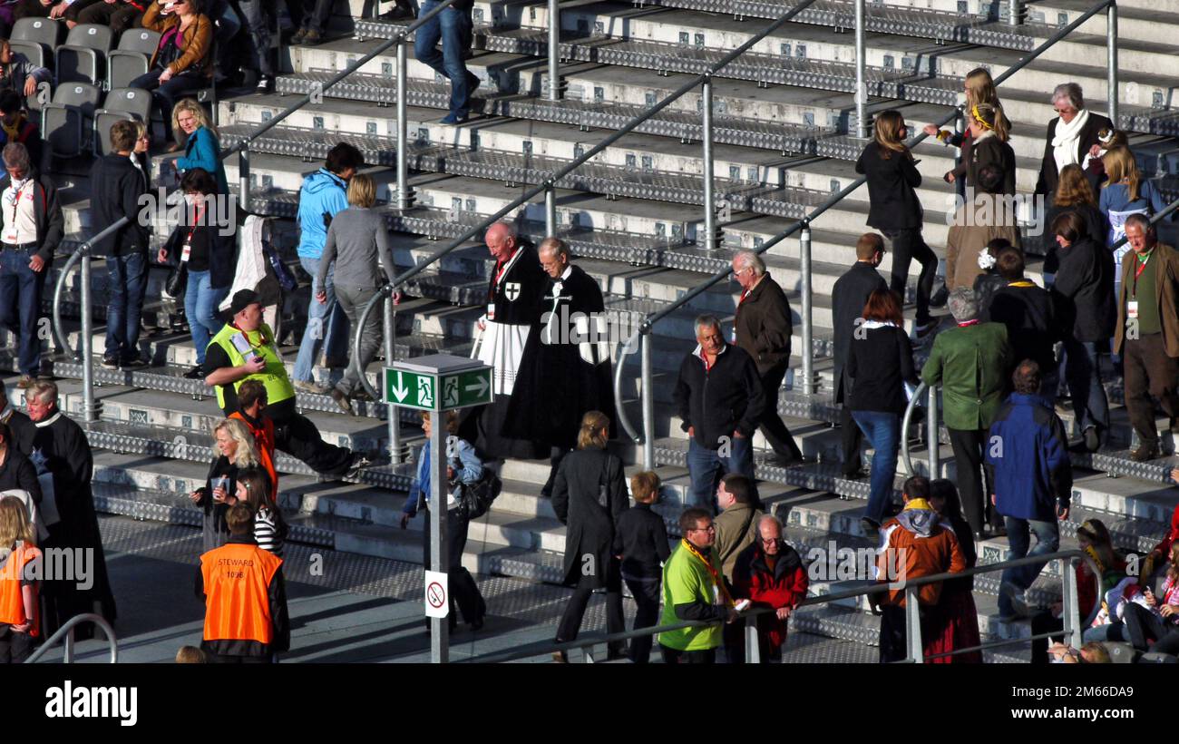 Papst benedikt xvi im berliner olympia stadion hi-res stock photography and images - Alamy