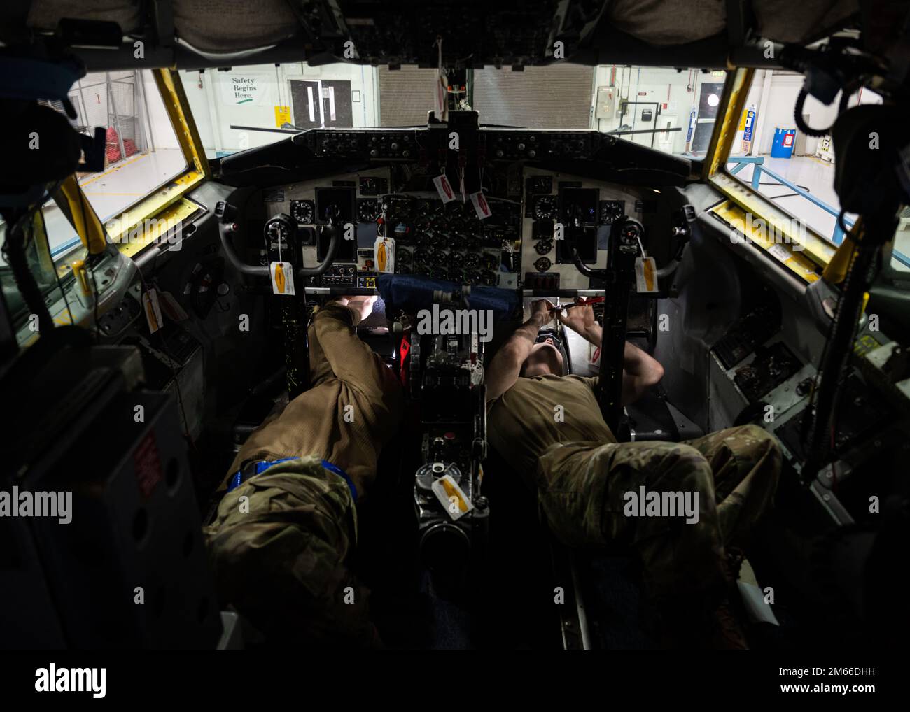 100th maintenance squadron hi-res stock photography and images - Alamy