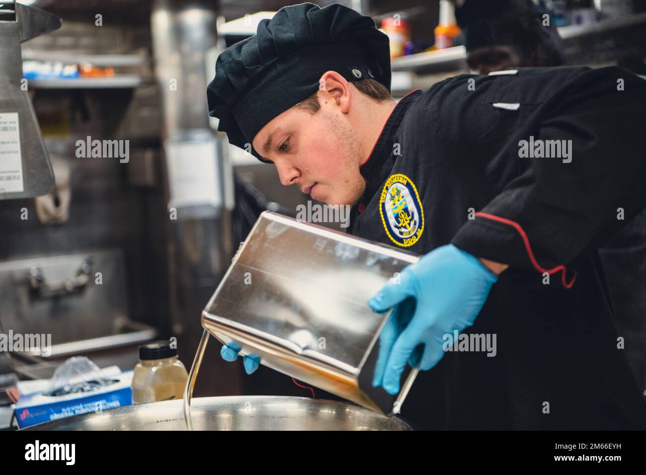 220407-N-TT059-2051 SOUTH CHINA SEA (Apr. 07, 2022) Culinary Specialist Seaman Apprentice ...