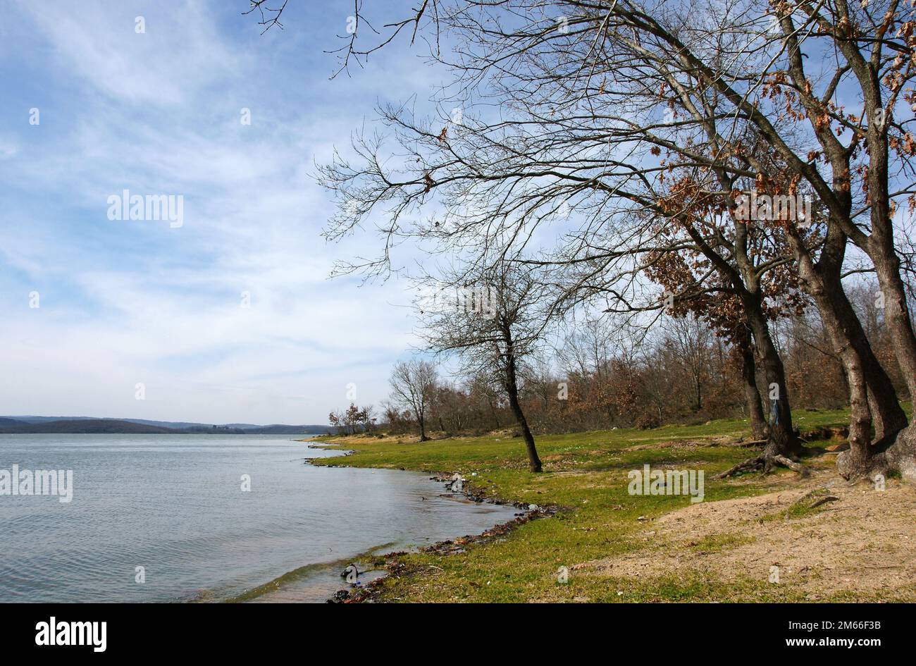 Omerli Dam Lake Esenceli Shores in Istanbul, Turkey Stock Photo - Alamy