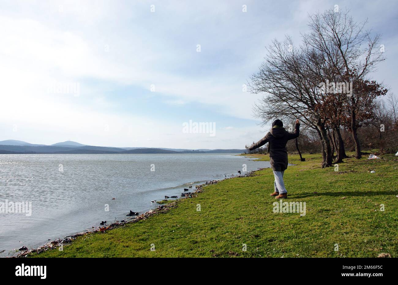 Omerli Dam Lake Esenceli Shores in Istanbul, Turkey Stock Photo - Alamy