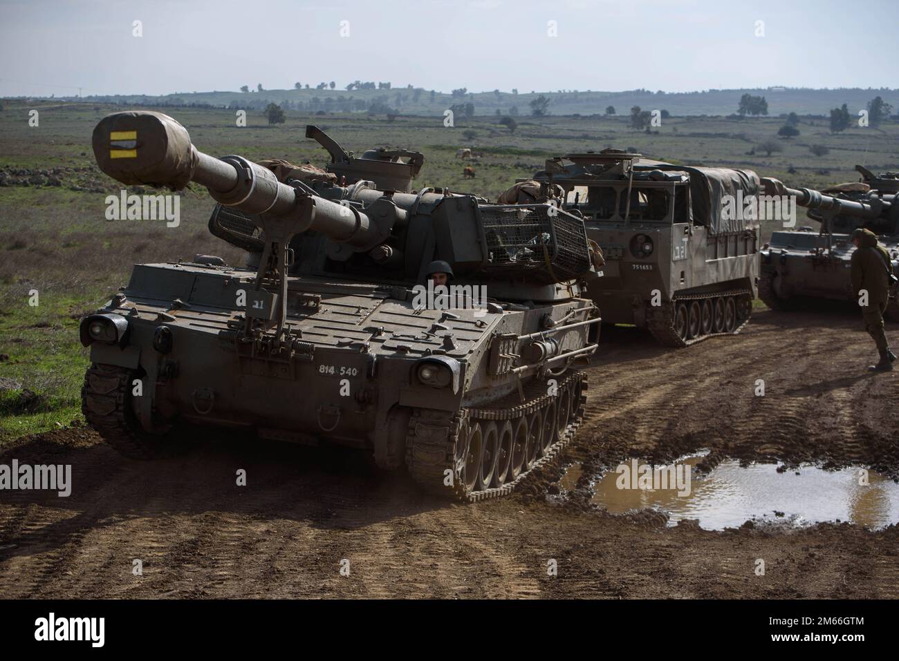 Self propelled howitzer m109 hi-res stock photography and images - Alamy