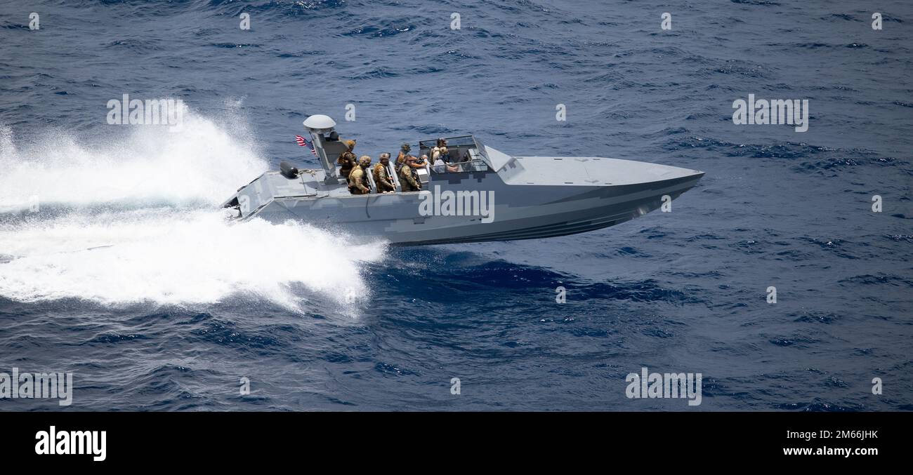 Members of the Philippine Navy Special Operations Group, U.S. Navy ...