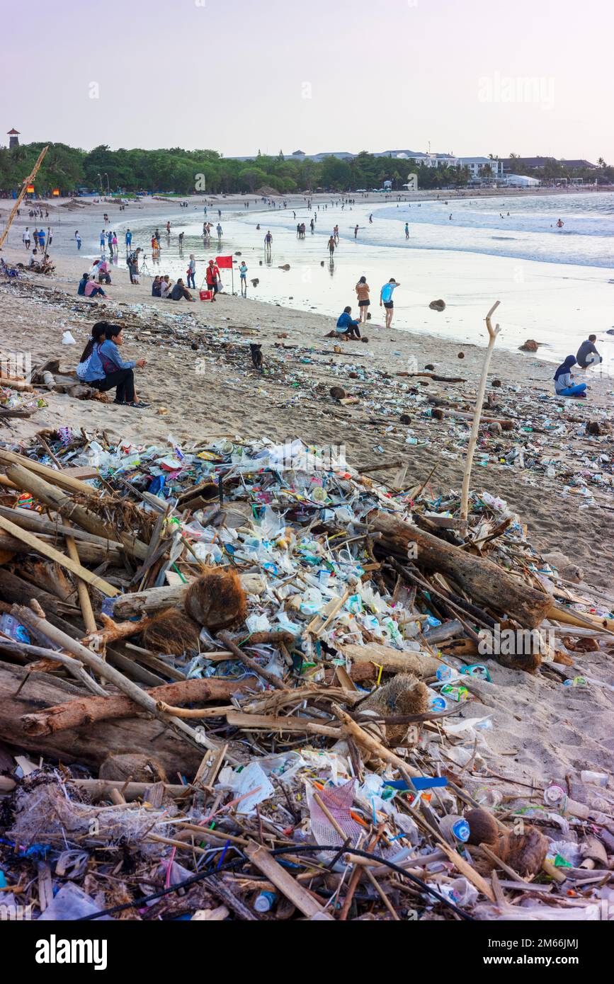Rubbish on Bali's Kuta beach after a storm Stock Photo - Alamy