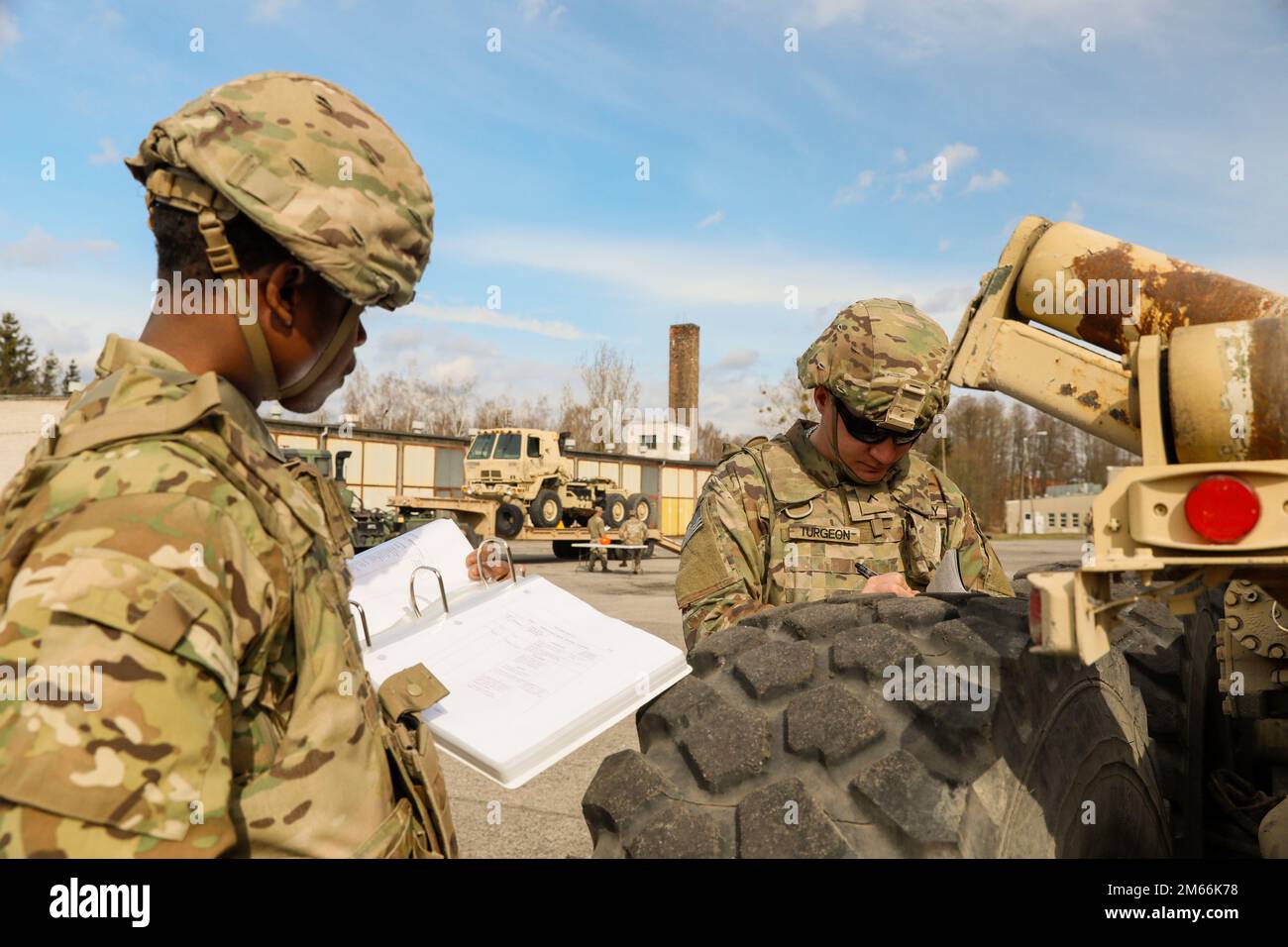U.S. Soldiers assigned to the 101st Brigade Support Battalion, 1st ...