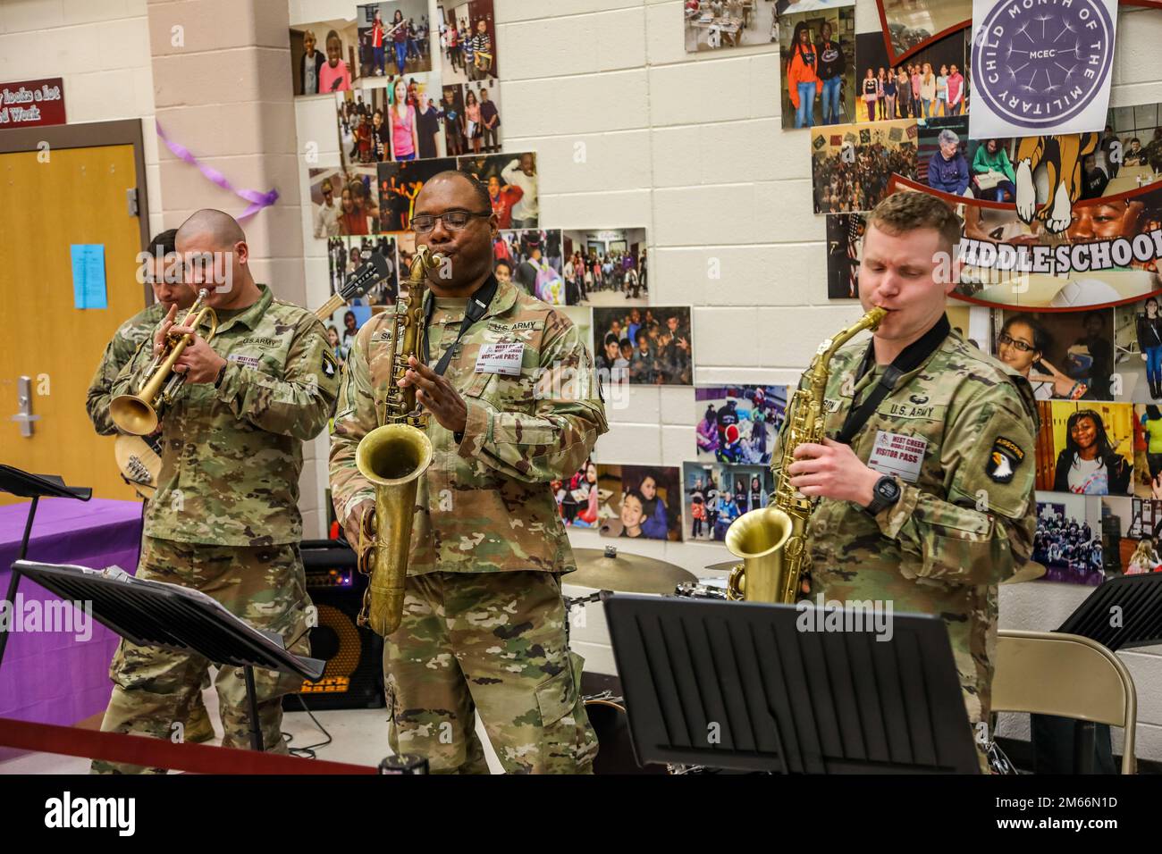 101st airborne division air assault band hi-res stock photography and ...